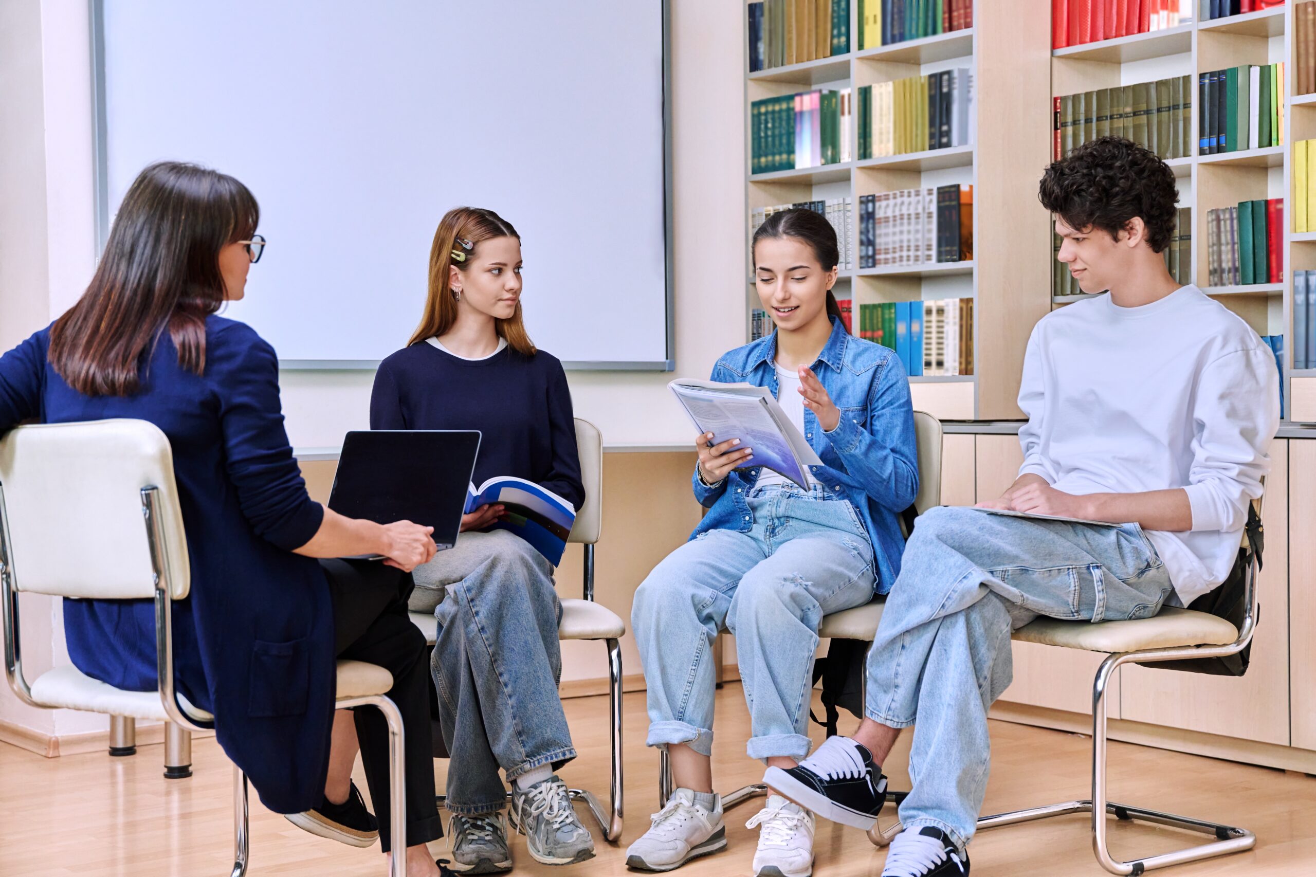 Navigating Teenage Challenges: Group Therapy Insights